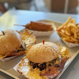 Squeeze Inn Hamburgers Napa, CA 94558 | Explore Menu, Customer Reviews ...